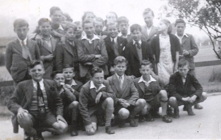 Littlemoor Primary School 1879 - 2005 (1) - Aireborough Historical Society