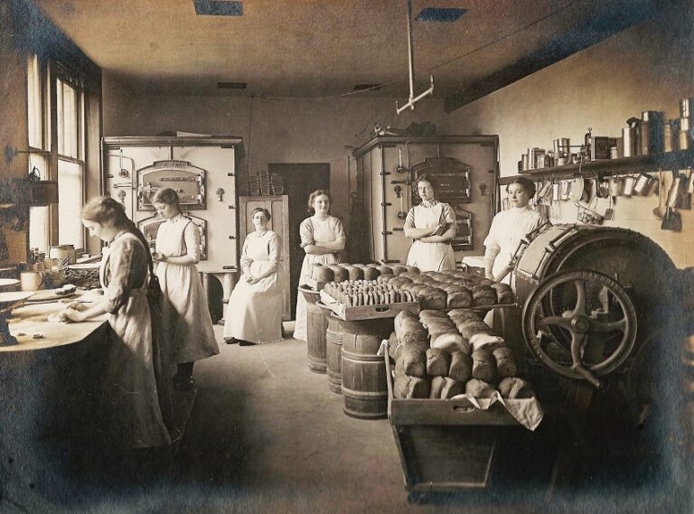 Rawnsley's Bakery - Aireborough Historical Society