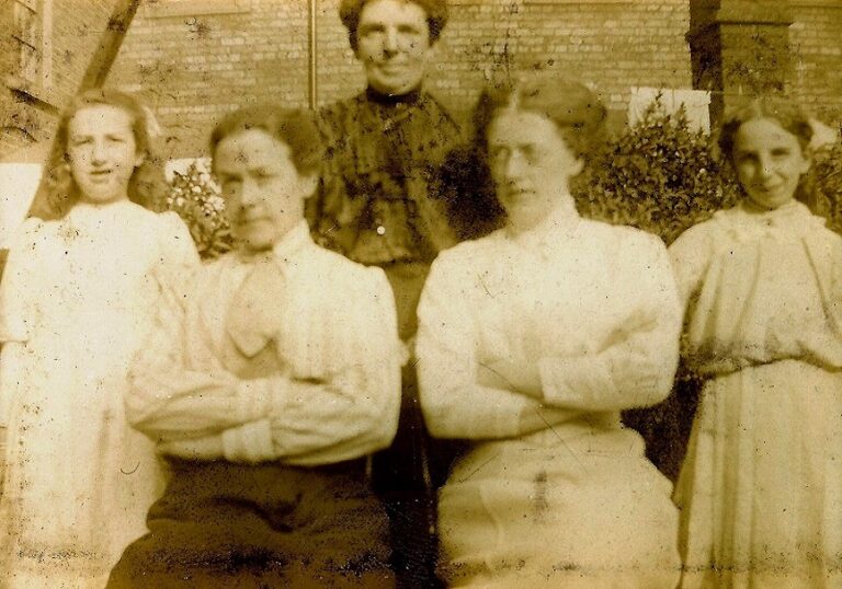 Mercer Family - c1911 - Aireborough Historical Society